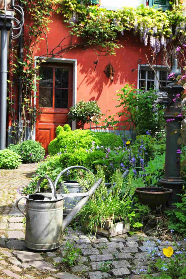 15 Awesome Ways to Make Your Backyard Spring Ready